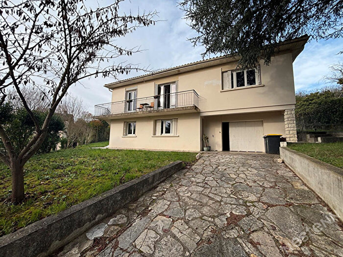 Maison à louer - Bon-Encontre - 5 pièces - 4 chambres