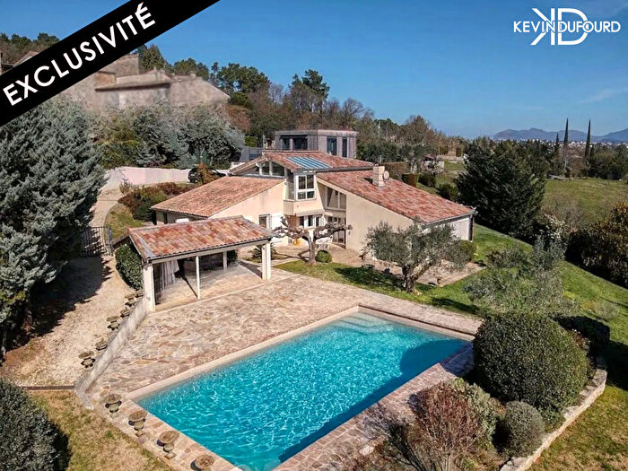 Maison à vendre - Saint-Étienne-de-Fontbellon - 11 pièces - 5 chambres