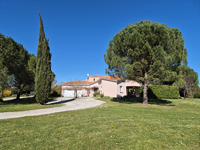 Maison à vendre - Mansle - 6 pièces - 4 chambres