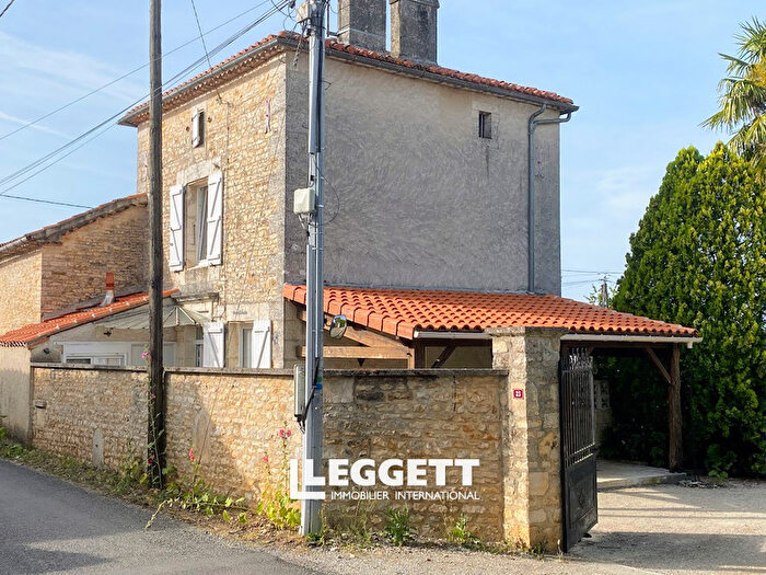 Maison à vendre - Agris - 8 pièces - 5 chambres