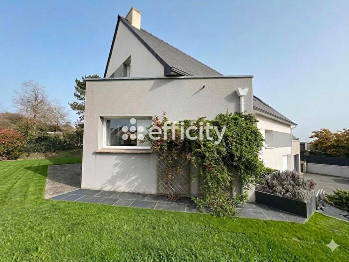 Maison à vendre - Saint-Thurial - 6 pièces - 5 chambres