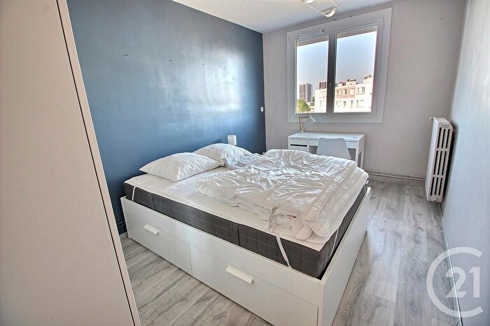 Appartement à louer - Pessac, Saige - 1 pièce - 1 chambre