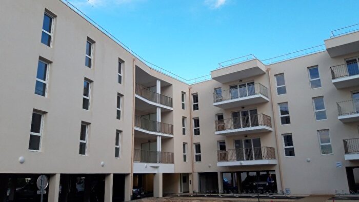 Appartement 1 pièce à louer à Arles, Trébon