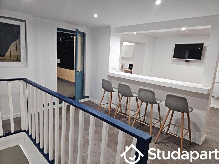 Appartement à louer - Moulin-Poterie, Roubaix - 1 pièce - 1 chambre