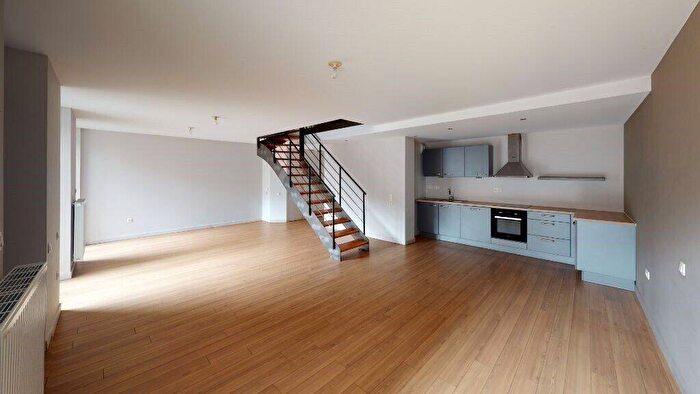 Appartement à louer - Hyper Centre-Vieille Ville, Saint-Étienne - 3 pièces - 3 chambres