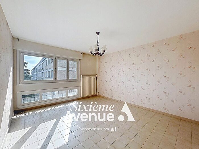 Appartement à louer - Roosevelt-Wilson, Décines-Charpieu - 3 pièces - 2 chambres