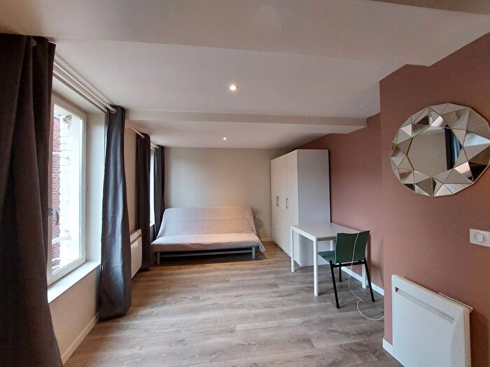 Appartement à louer - Centre-Neuf Bourg-Quesnoy-Delsaux-Musée-Cannoniers-Gare, Valenciennes - 1 pièce