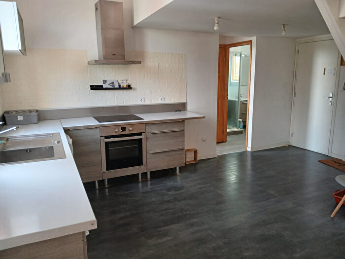 Appartement 3 pièces à louer à Loos, Centre-ville