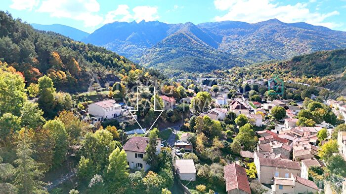 Maison à vendre - Axat - 6 pièces - 4 chambres