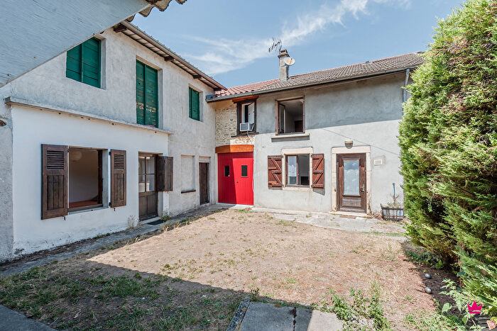 Ruy-Montceau - Maison 2 pièces à vendre