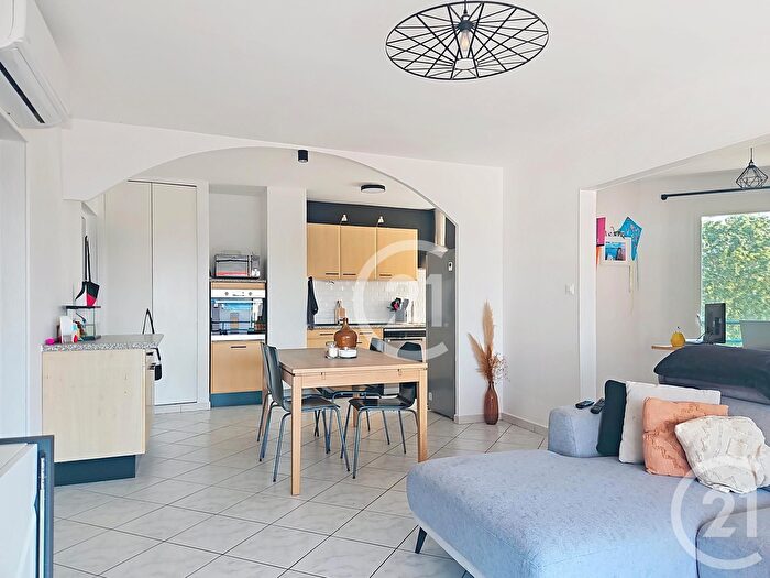 Appartement 5 pièces à Lagnieu, à vendre