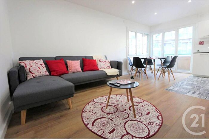 Appartement à louer - Grenoble - 6 pièces - 5 chambres