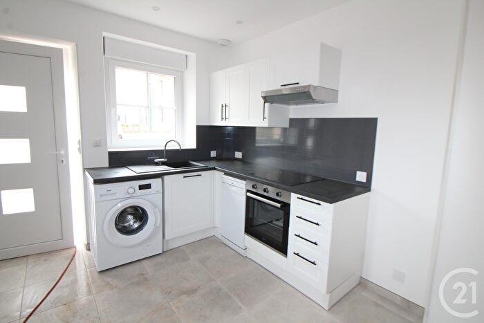 Appartement à louer - Ussy - 3 pièces - 1 chambre