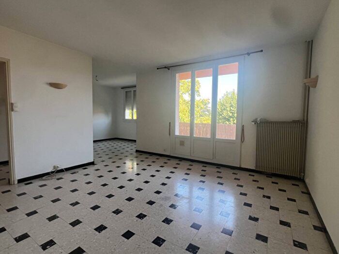 Appartement à louer - Pont-Saint-Esprit - 4 pièces - 2 chambres