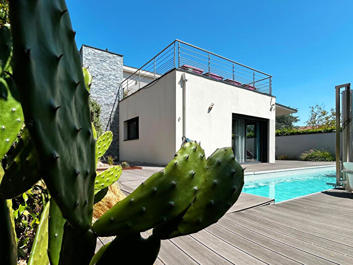 Maison à vendre - Meyzieu, Nord Ouest - 5 pièces - 3 chambres