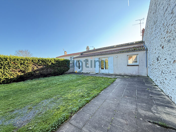 Maison à vendre - Vieillevigne - 4 pièces - 3 chambres