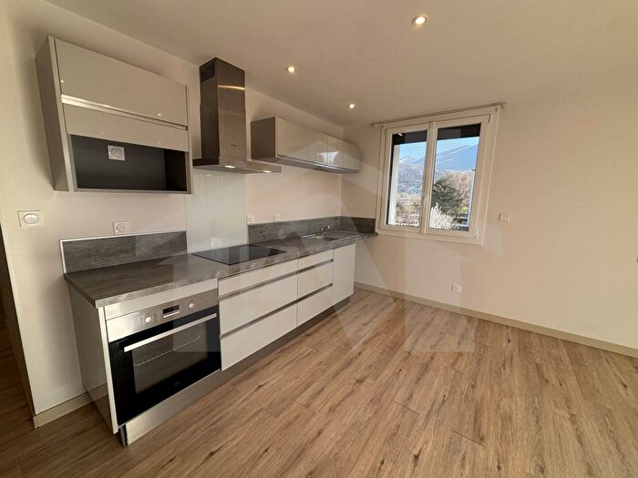 Appartement à louer - Poya-Plans, Fontaine - 3 pièces - 2 chambres