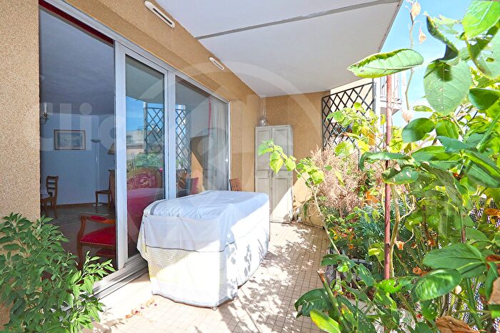 Appartement à vendre - Courbevoie, Marceau République - 4 pièces - 3 chambres