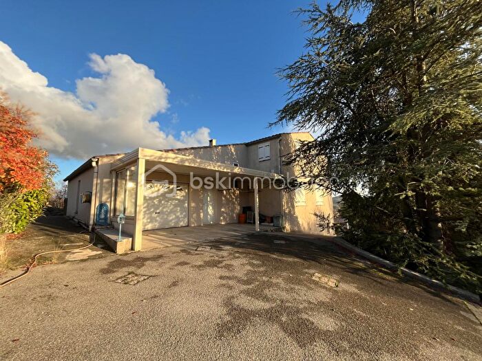 Maison à vendre - Saint-Étienne-les-Orgues - 4 pièces - 4 chambres