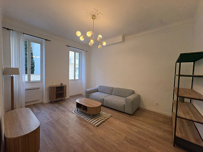 Appartement 3 pièces à Marseille 4ème, Cinq Avenues, à louer