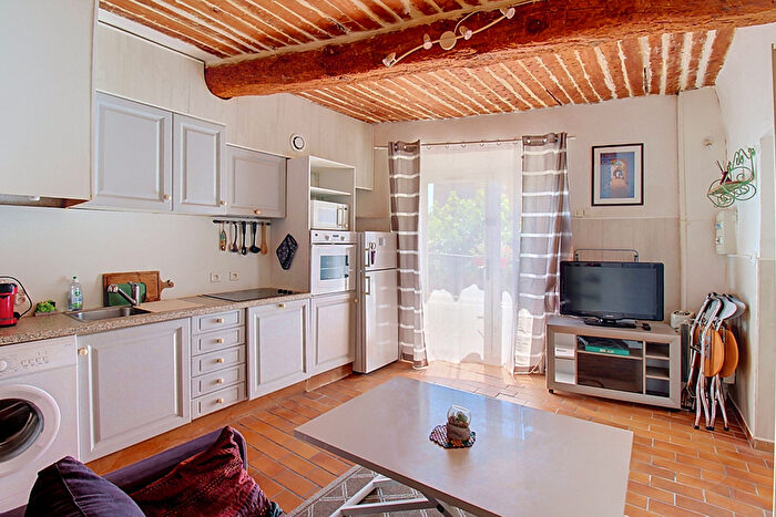 Appartement 1 pièce à vendre - Callas