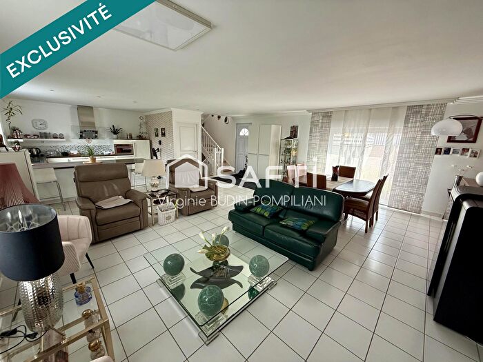 Maison 6 pièces à Mont-Saint-Martin, à vendre