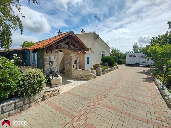 Maison 6 pièces à vendre à Champagné-les-Marais