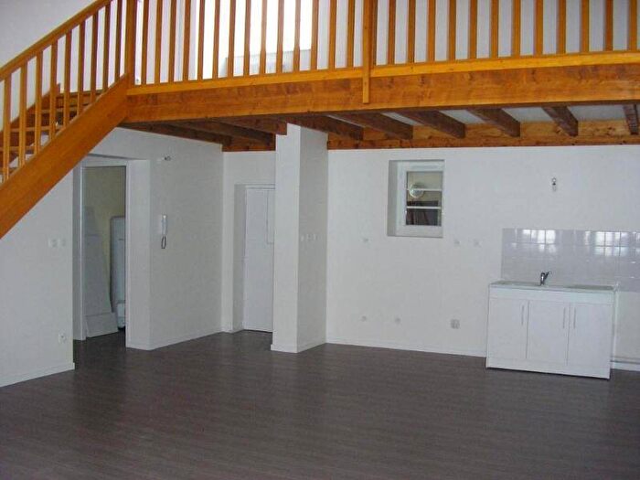 Nantua : Appartement 4 pièces à louer