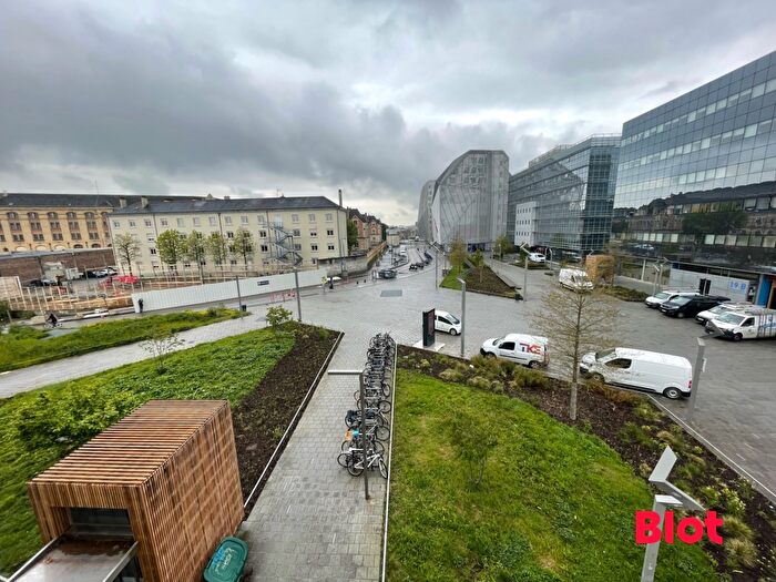 Appartement à vendre - Quartiers Centre, Saint-Hélier, Gare - 2 pièces - 1 chambre