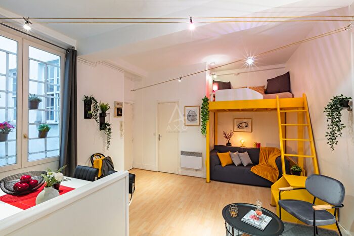 Appartement 1 pièce à vendre à Paris 3ème, Archives