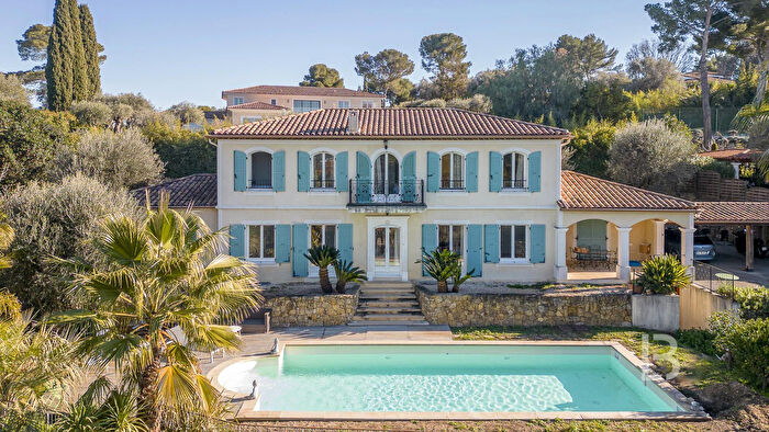 Maison à vendre - Mougins, Saint-Martin, Jylloue - 8 pièces - 5 chambres