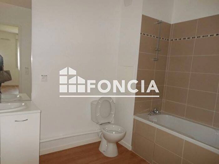 Appartement à louer - Bois et Forêt de Fontainebleau, Dammarie-les-Lys - 2 pièces - 1 chambre