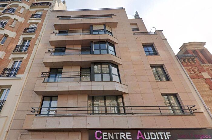 Appartement à louer - Télégraphe-Pelleport Saint Fargeau, Paris ème arrondissement - 5 pièces - 4 chambres