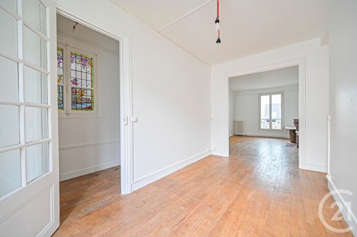 Maisons à vendre et appartements à louer - 1