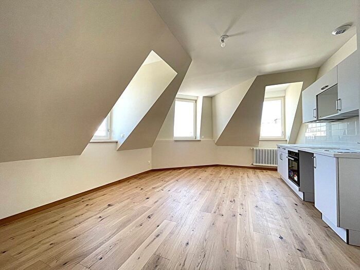 Appartement à louer - Forêt Noire Centre, Strasbourg - 2 pièces - 1 chambre