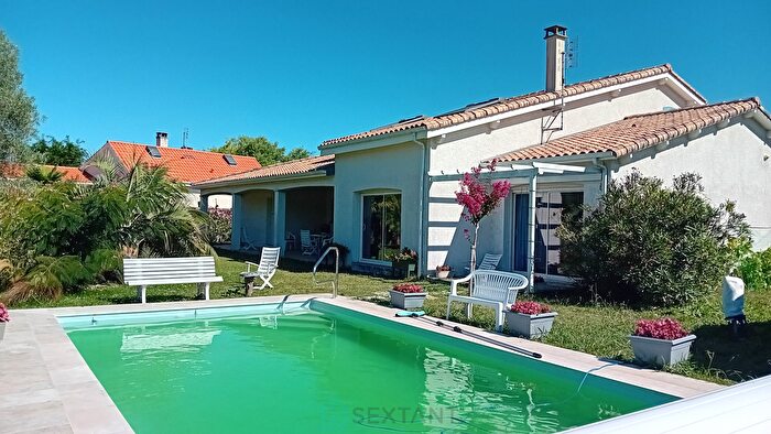 Maison à vendre - Saint-Sulpice-de-Royan - 6 pièces - 4 chambres