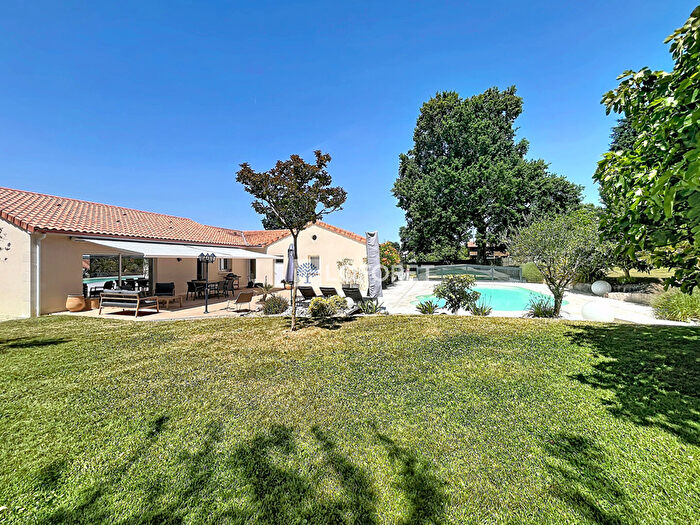 Maison 8 pièces à Pompaire, à vendre