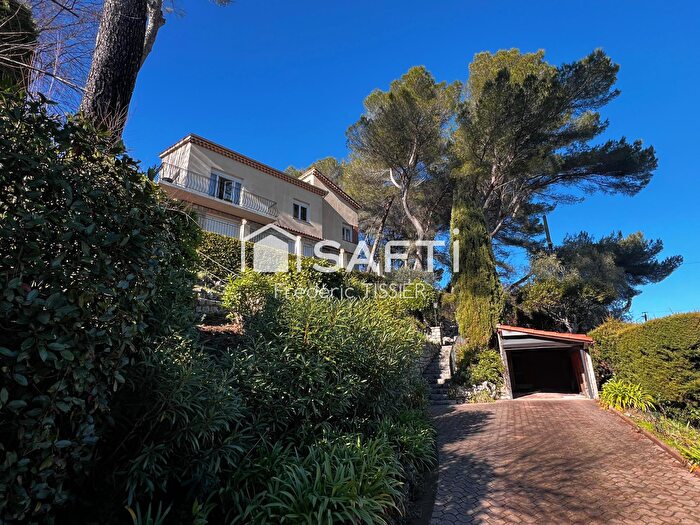 Maison à vendre - Mougins, Saint-Martin, Jylloue - 5 pièces - 3 chambres