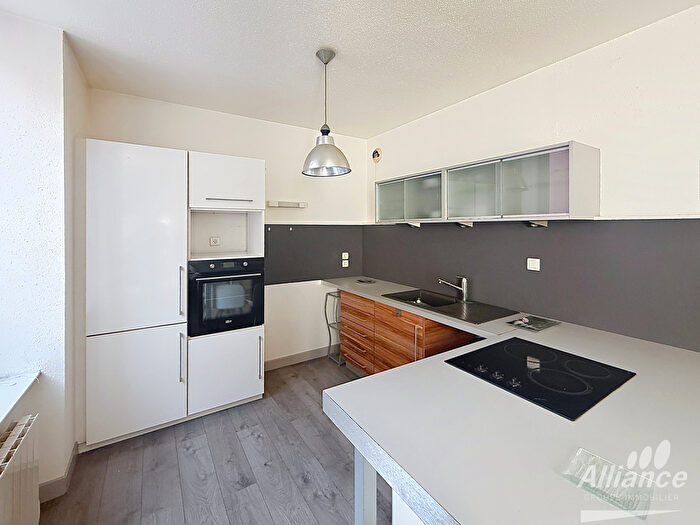 Appartement à louer - Belfort, Centre-ville, Fb de Montbéliard - 3 pièces - 2 chambres