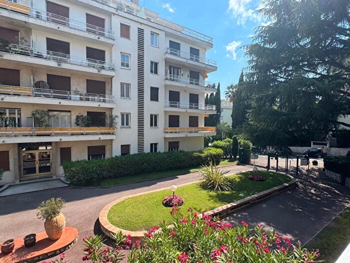 Appartement 4 pièces à Nice, Cimiez, à vendre