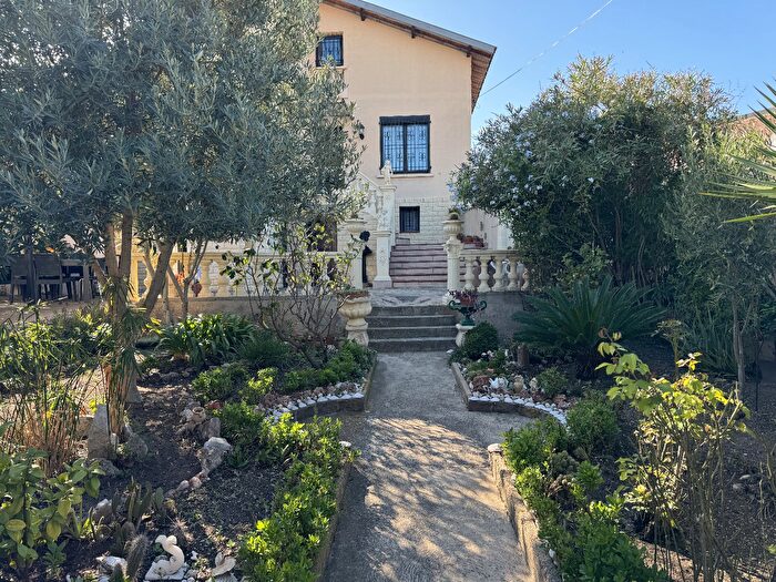 Maison à vendre - Sète, Centre-ville - 7 pièces - 5 chambres