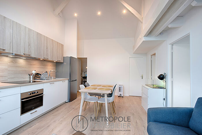 Appartement à louer - Bourgoin-Jallieu, Pré-Bénit, Quais - 1 pièce - 1 chambre