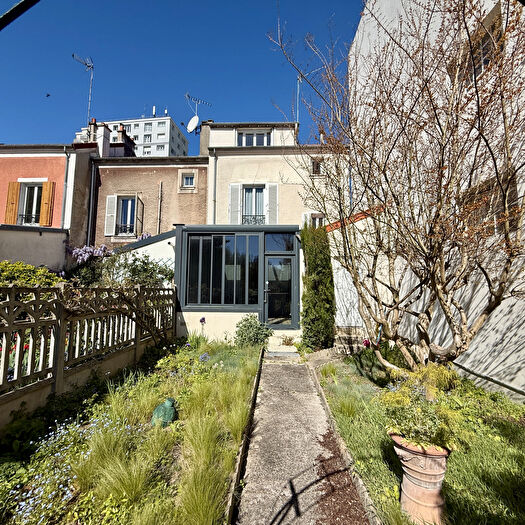Noisy-le-Sec, Centre-ville, Gare : Maison 6 pièces à vendre