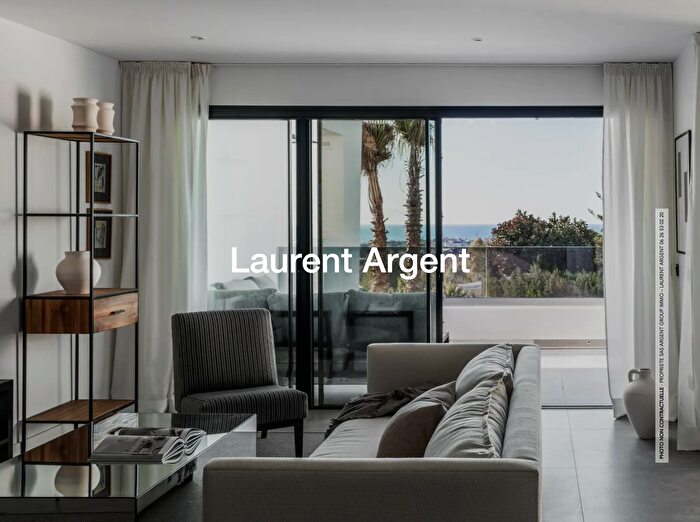 Bormes-les-Mimosas, Centre-ville, Le Pin : Appartement 3 pièces à vendre
