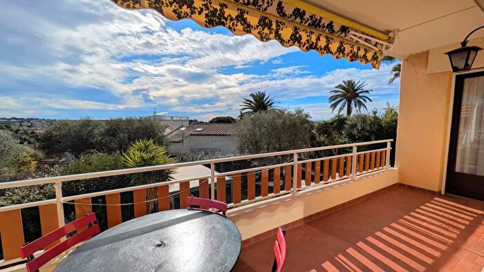 Appartement à vendre - Antibes, Antibes-les-Pins, Trianon, Le Fournel, Peyregoue - 3 pièces