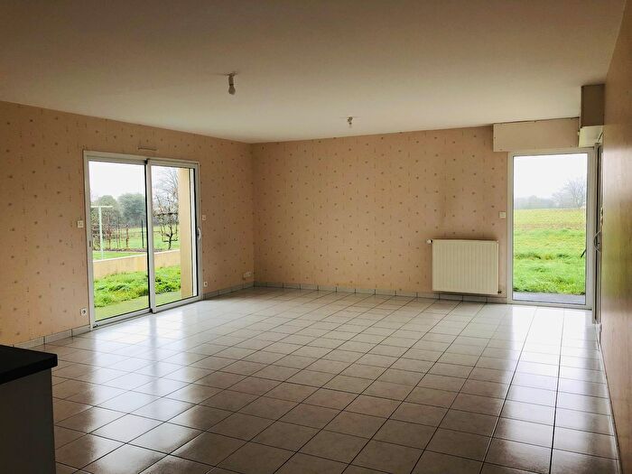 Saint-Laurent-sur-Sèvre : Maison 4 pièces à louer