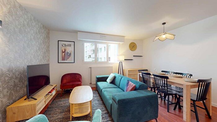 Appartement à louer - Faubourg de lArche, Courbevoie - 6 pièces - 5 chambres