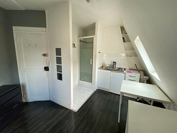 Appartement à vendre - Paris e  - 1 pièce
