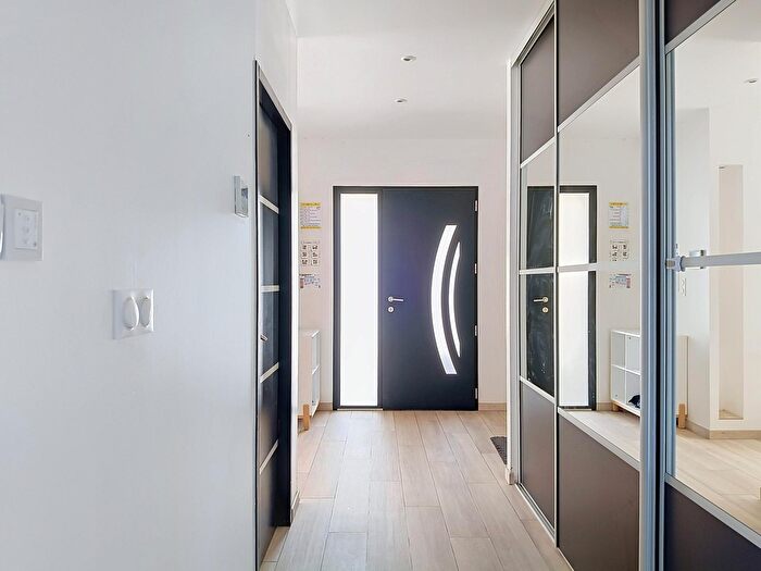 Maison 5 pièces à Saint-Palais-du-Né, à vendre