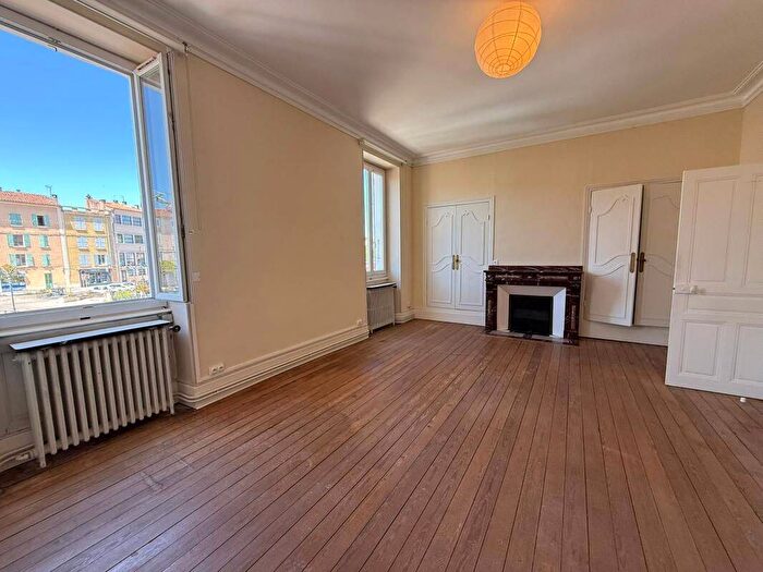 Centre Ville, Castres : Appartement 4 pièces à louer